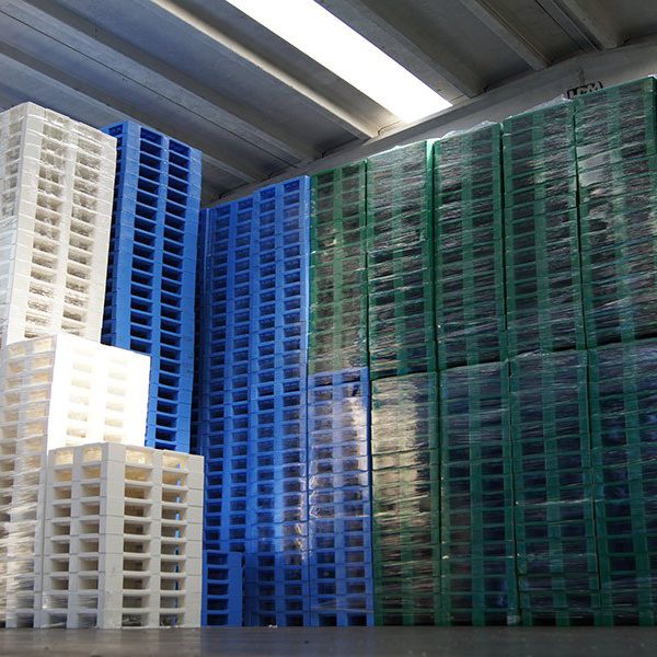 Vendita e produzione pallet in plastica, Bancali in plastica, Bancali ...